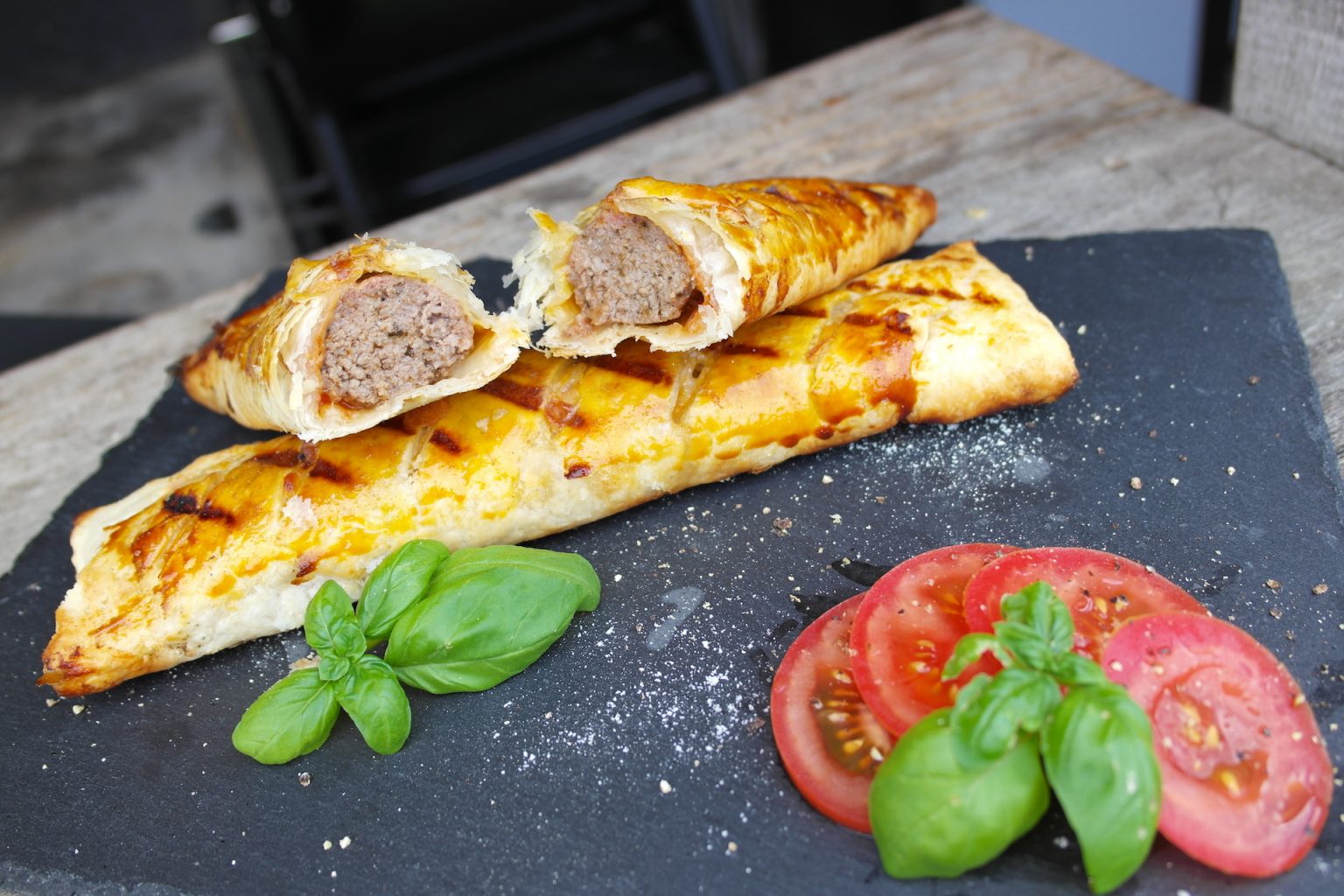 Wurstbrötchen - Holzplatz-BBQ